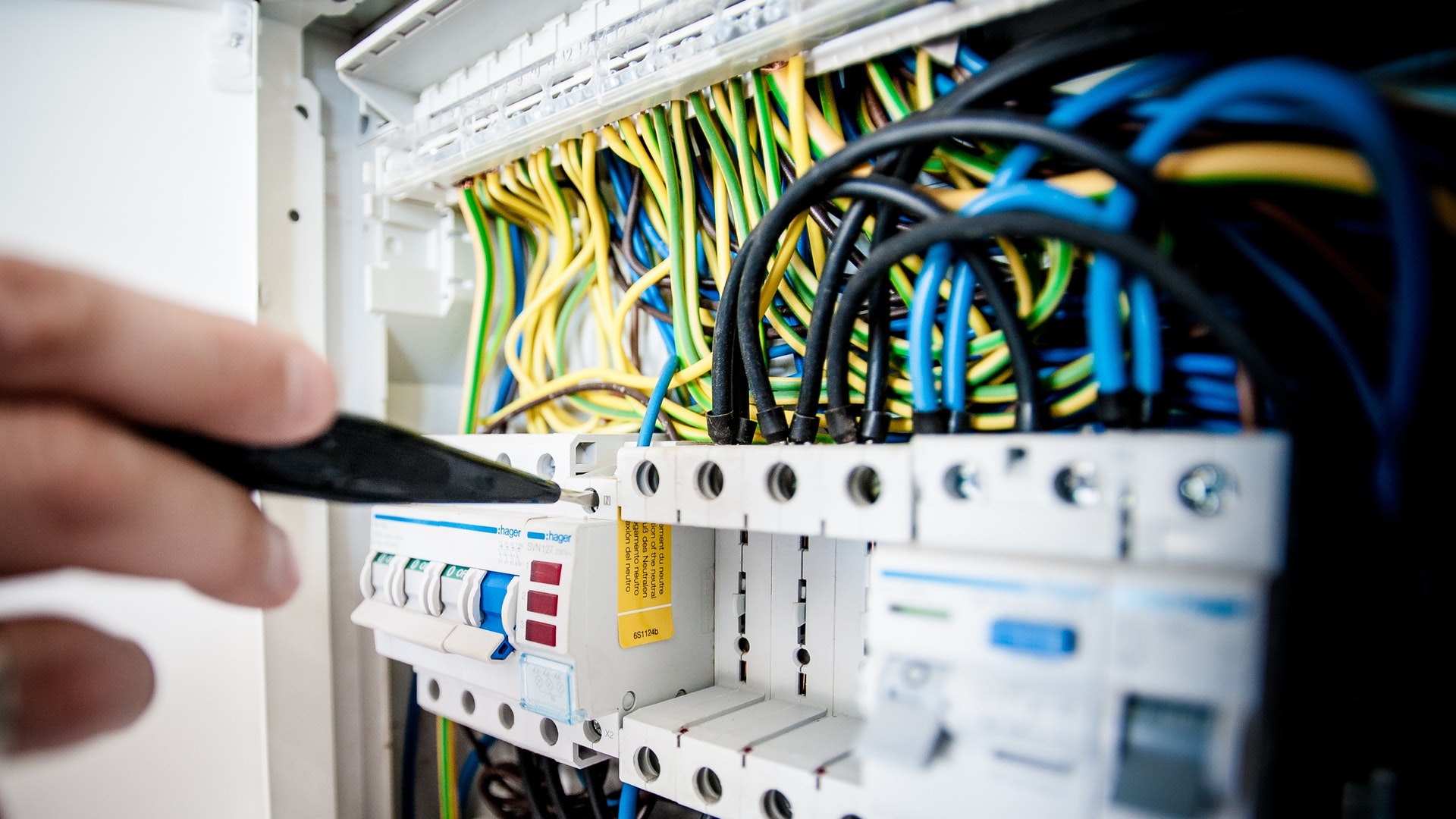 24/7 Electrician in Perth Free Quotes & Free Advice